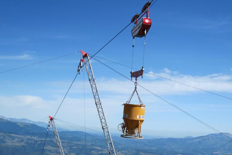 Teleferiche per materiale - Alpintec montaggio impianti a fune